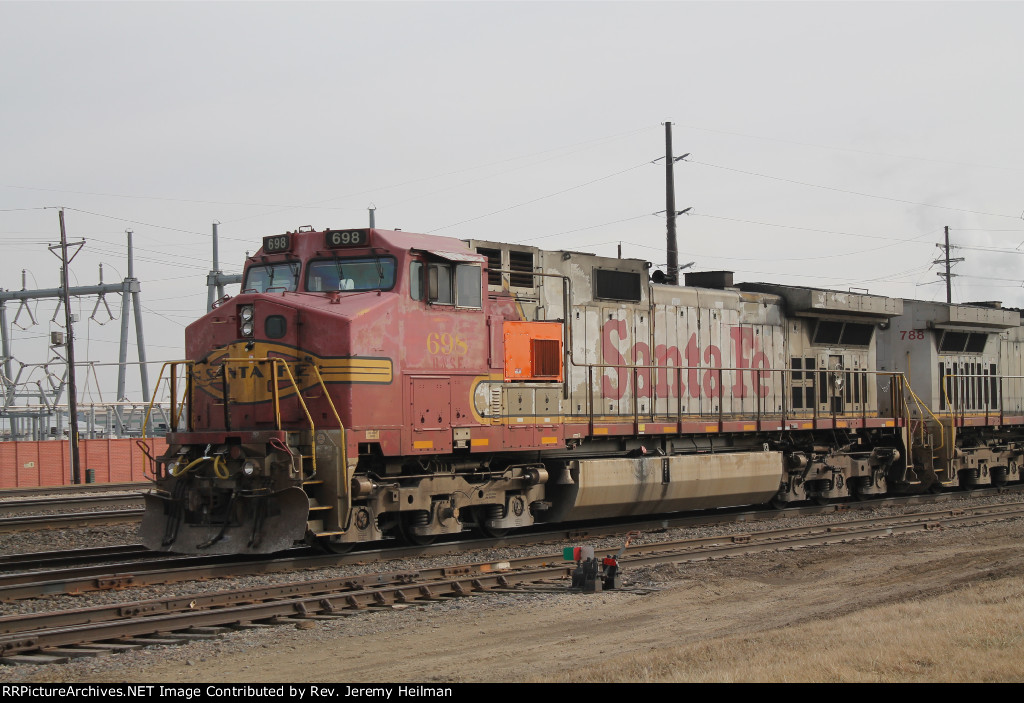 BNSF 698 (1)